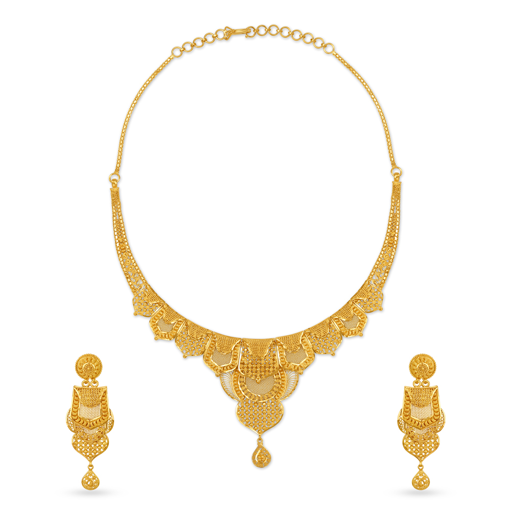 Glamorous 22 Karat Yellow Gold Shingle Necklace And Earrings Set