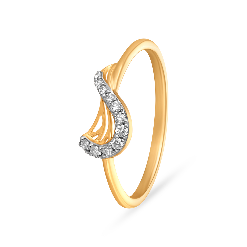 Elegant Shimmering Diamond Ring