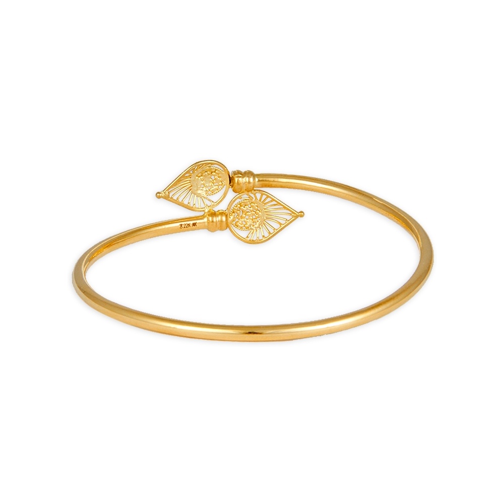 Alluring Gold Bangle