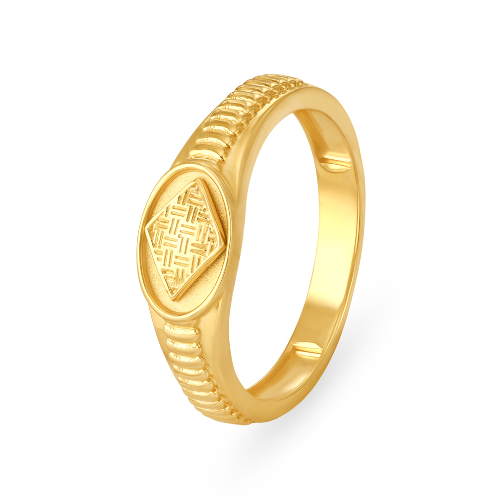 Chic Minimalistic Gold Ring
