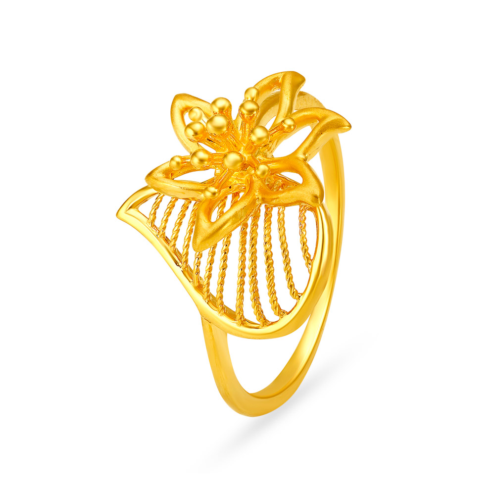 Dazzling 22 Karat Yellow Gold Flower Finger Ring