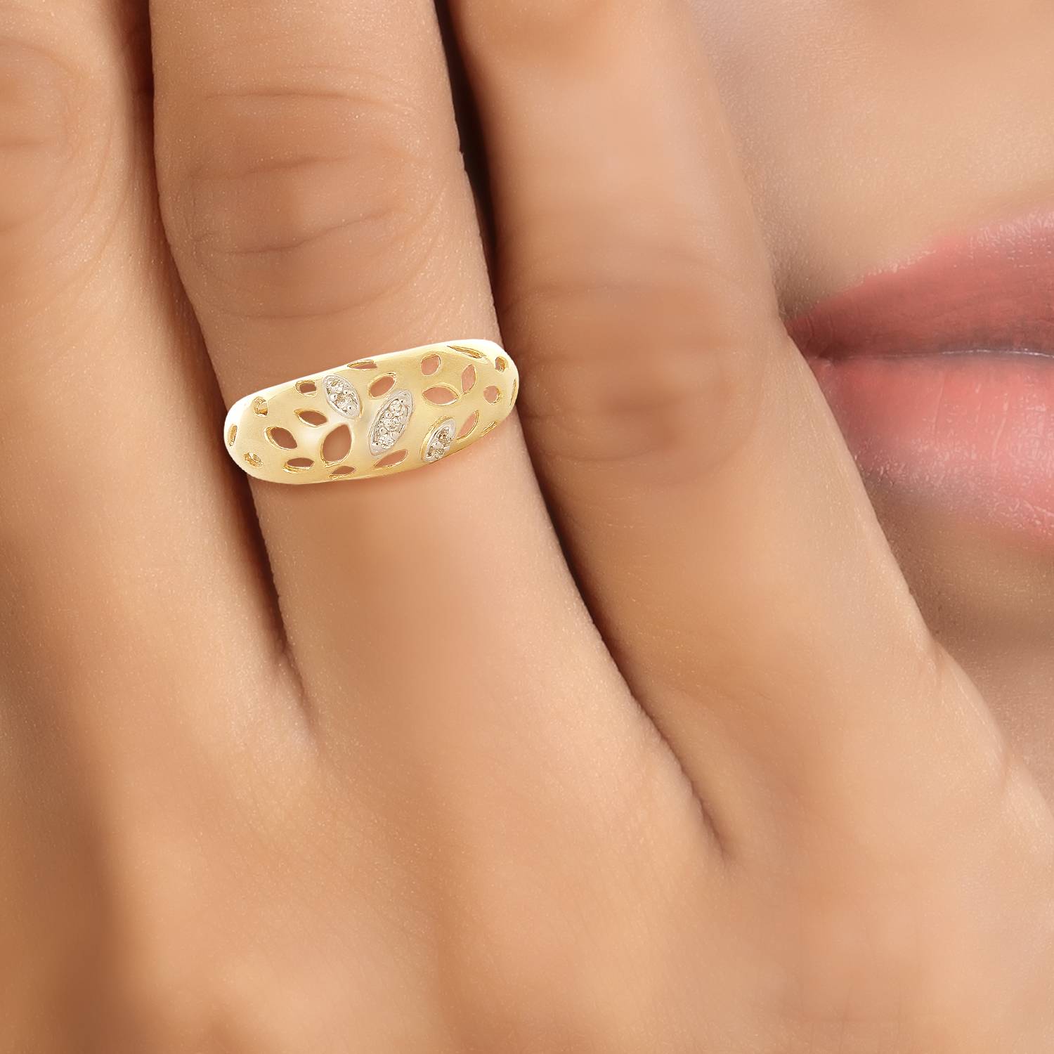 14KT Yellow Gold Diamond Finger Ring