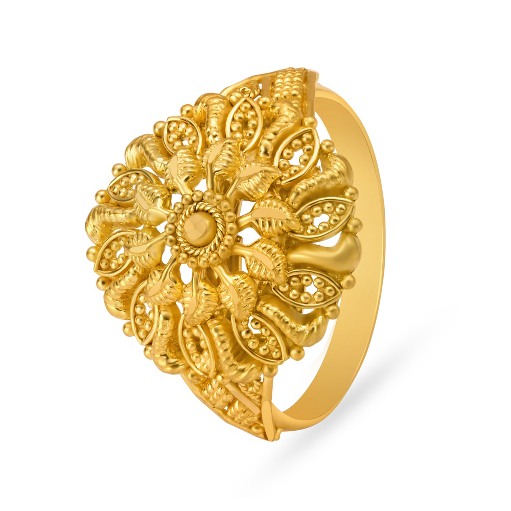 Elliptical Rawa Work Gold Finger Ring