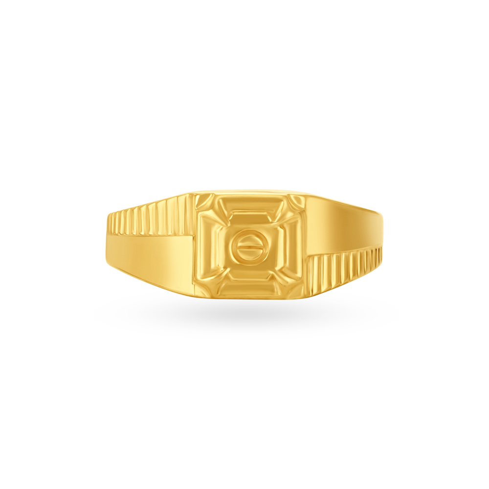 Geometric Alluring Gold Ring for Men