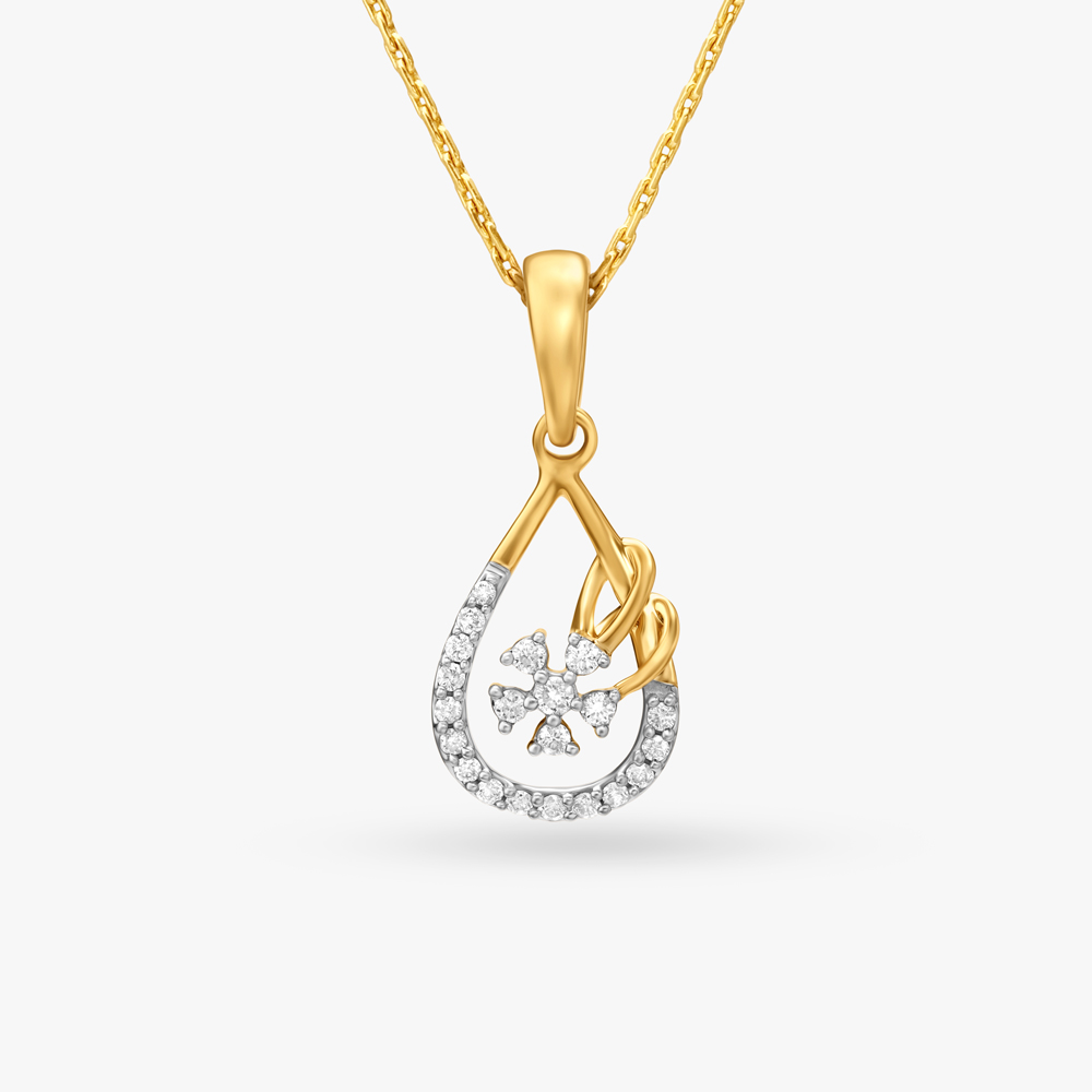 Flashy Diamond Pendant