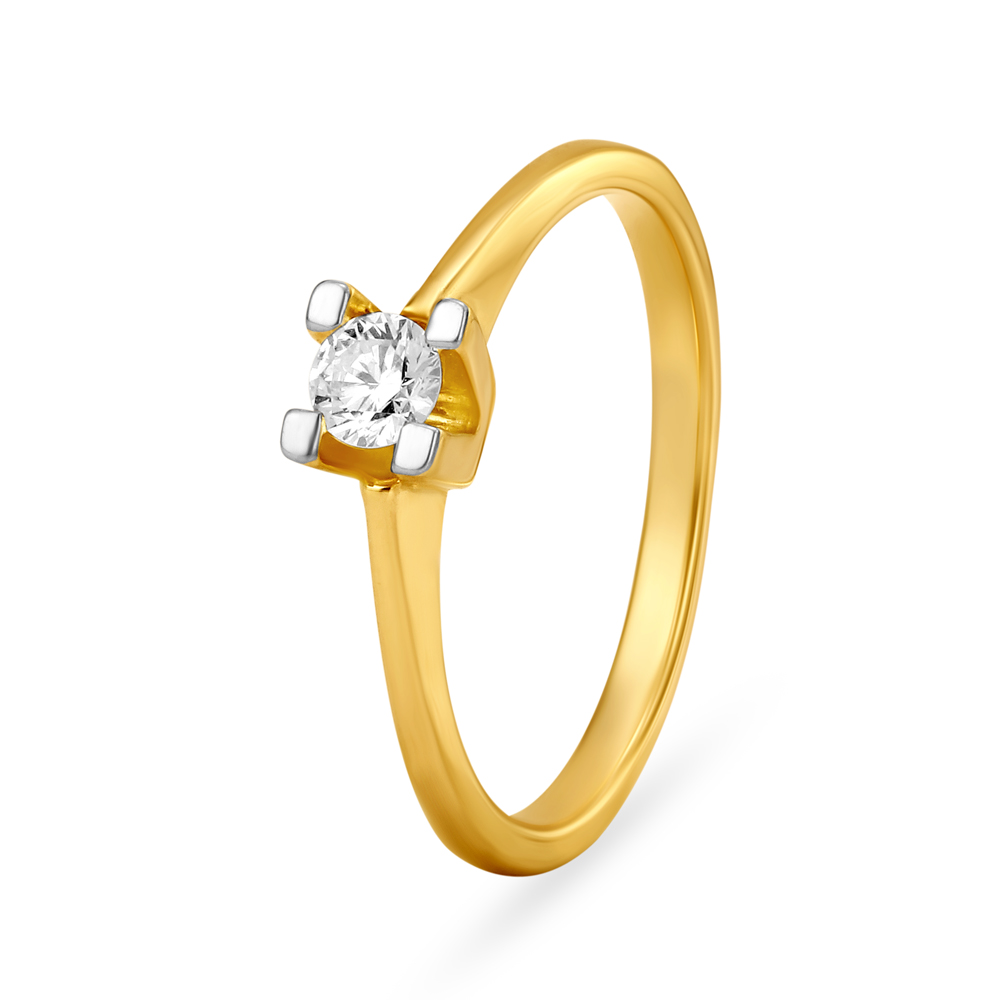 Gleaming 18 Karat Yellow Gold And Diamond Finger Ring