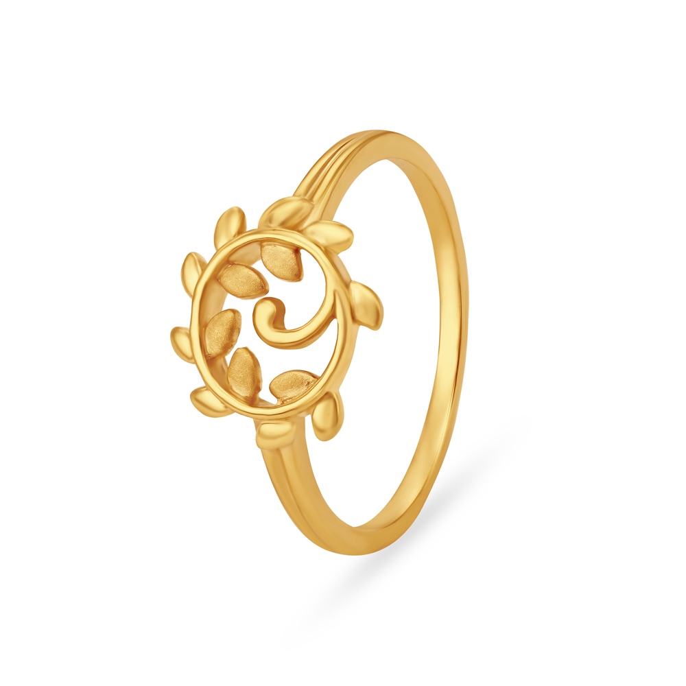 Oval Leaf Rimmed Gold Finger Ring