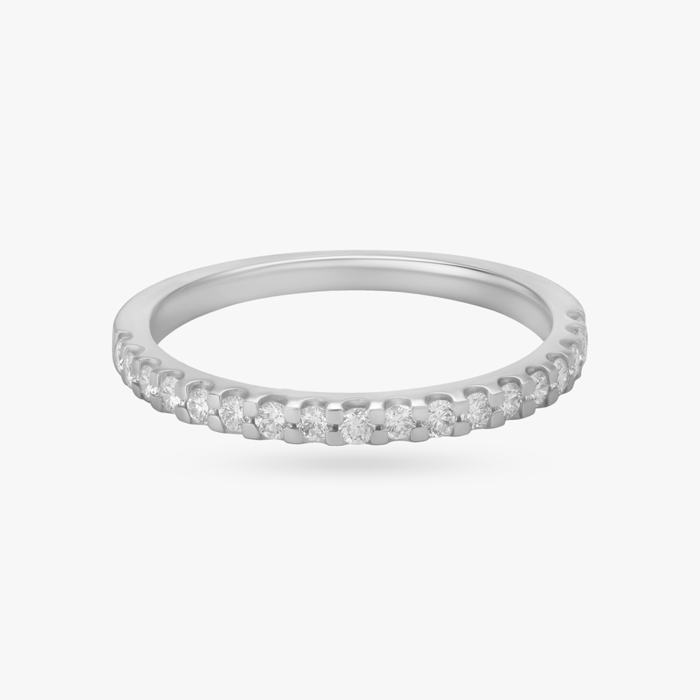 Sparkling Sleek Diamond Ring