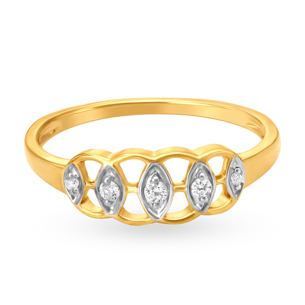 Striking 18 Karat Yellow Gold And Diamond Circle Ring