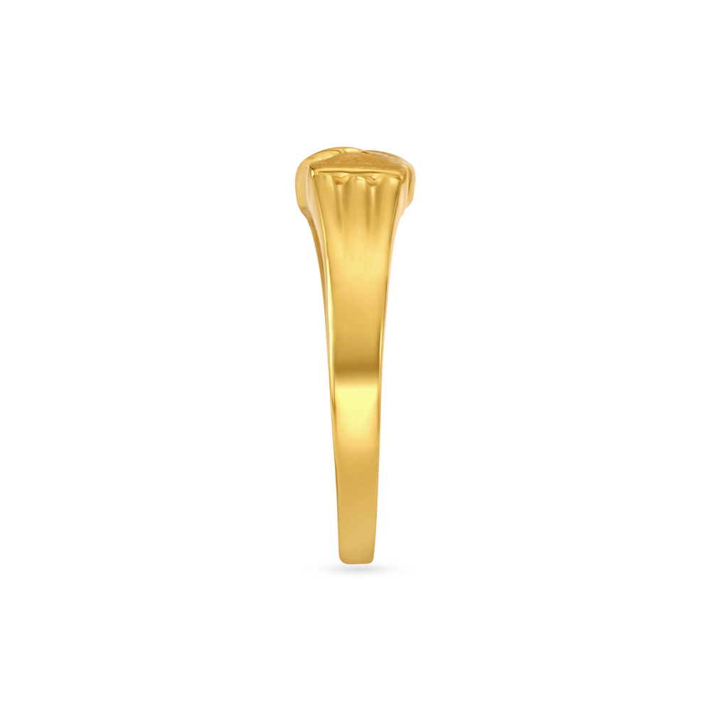 Graceful Abstract Gold Ring
