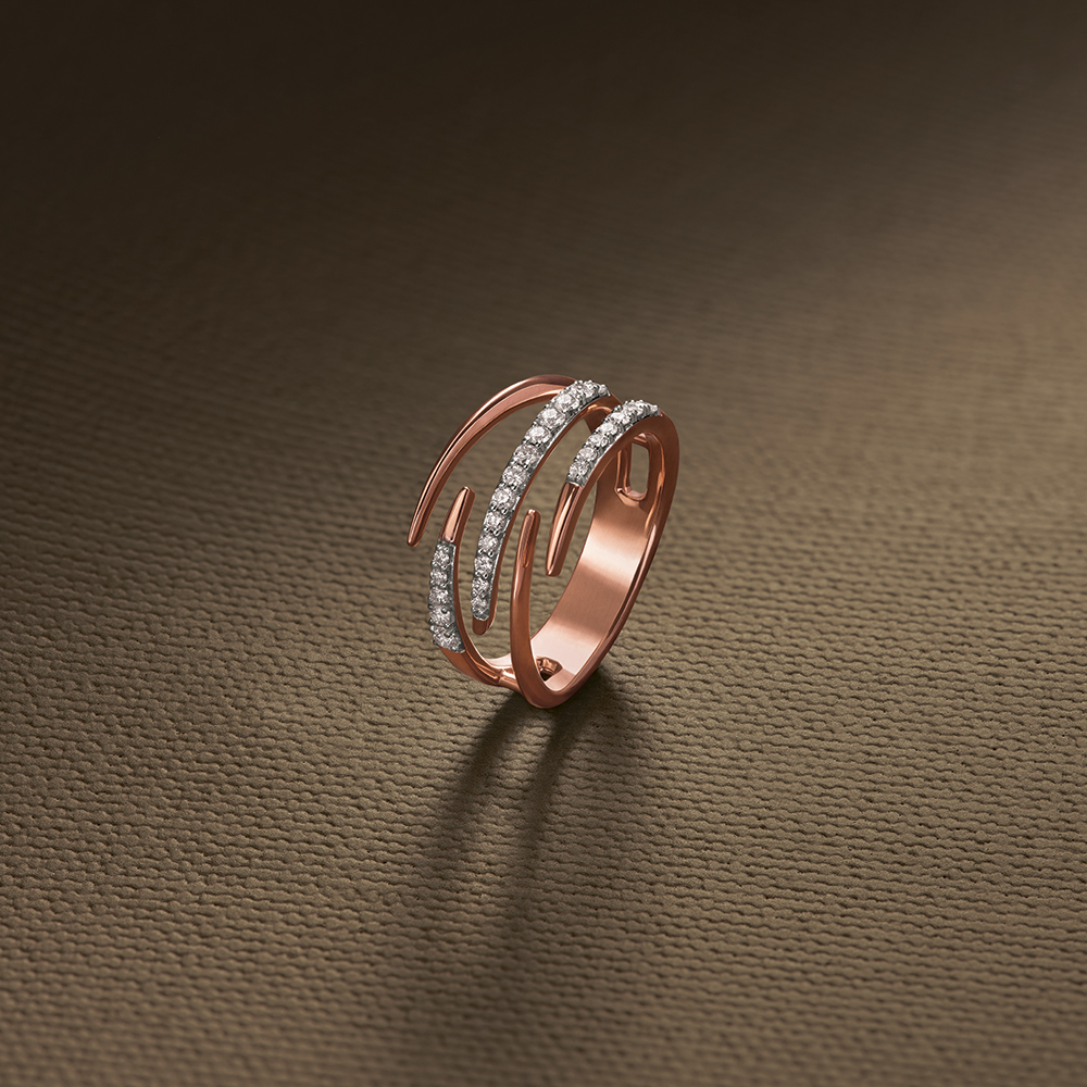 Classy Claw Diamond Ring