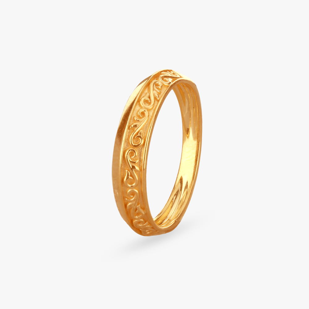 Forever Swirls Gold Finger Ring
