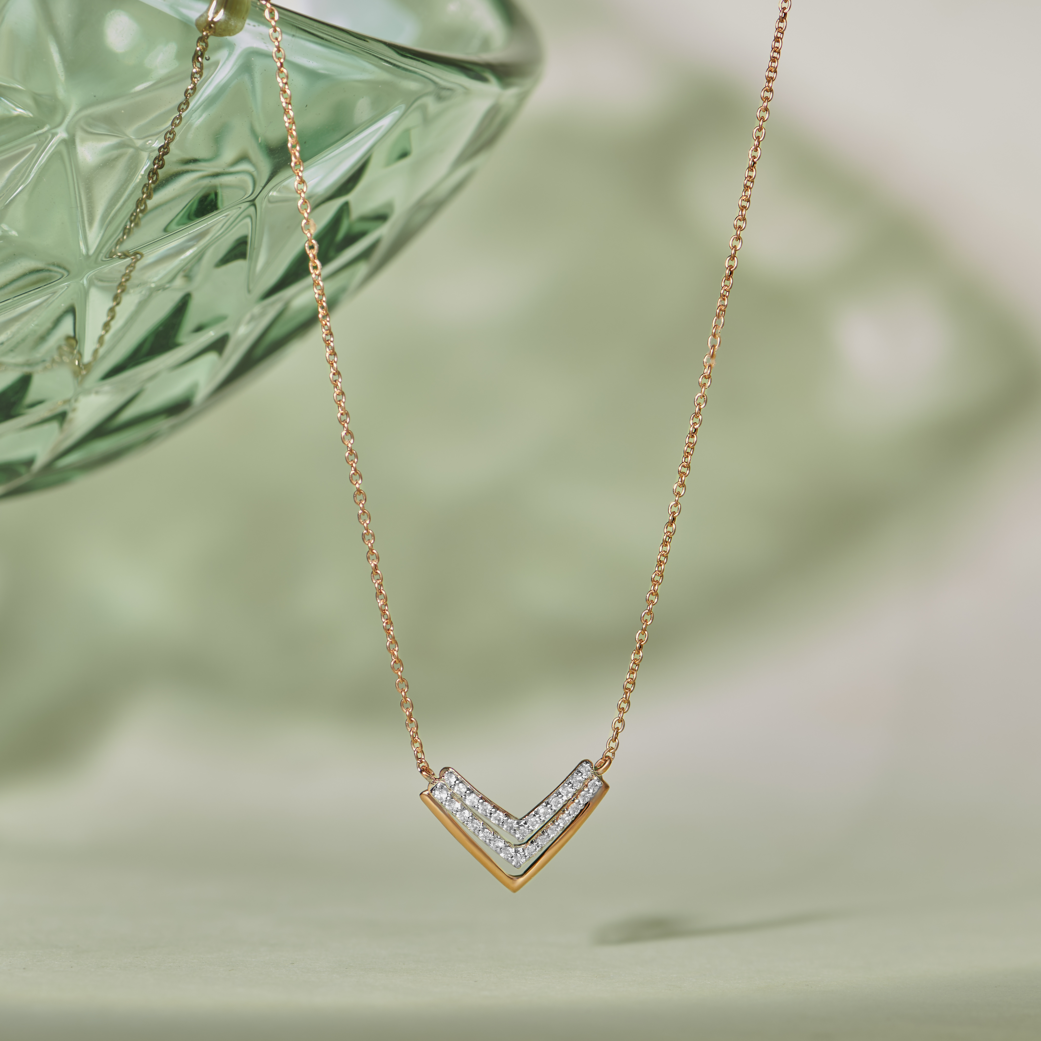 Chic Artistic Diamond Necklace