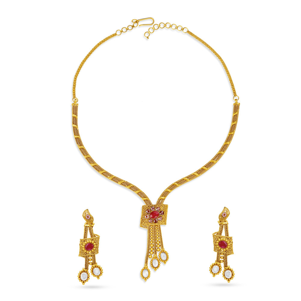 Sleek Gold Necklace Set