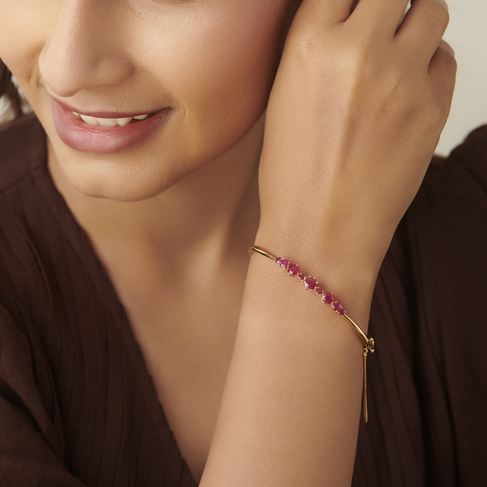 Classical Gold Bangle