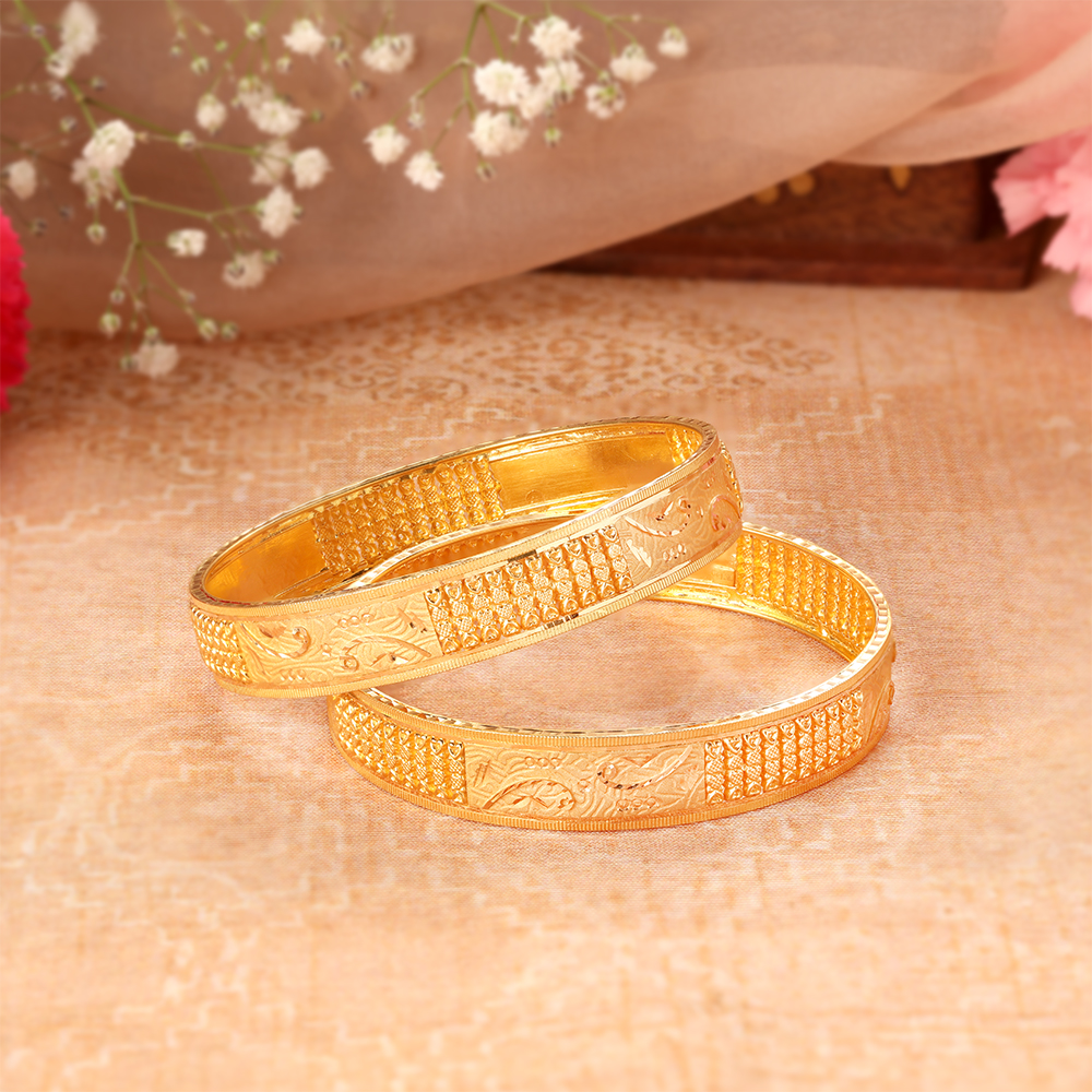 Timeless Traditional Gold Bangle