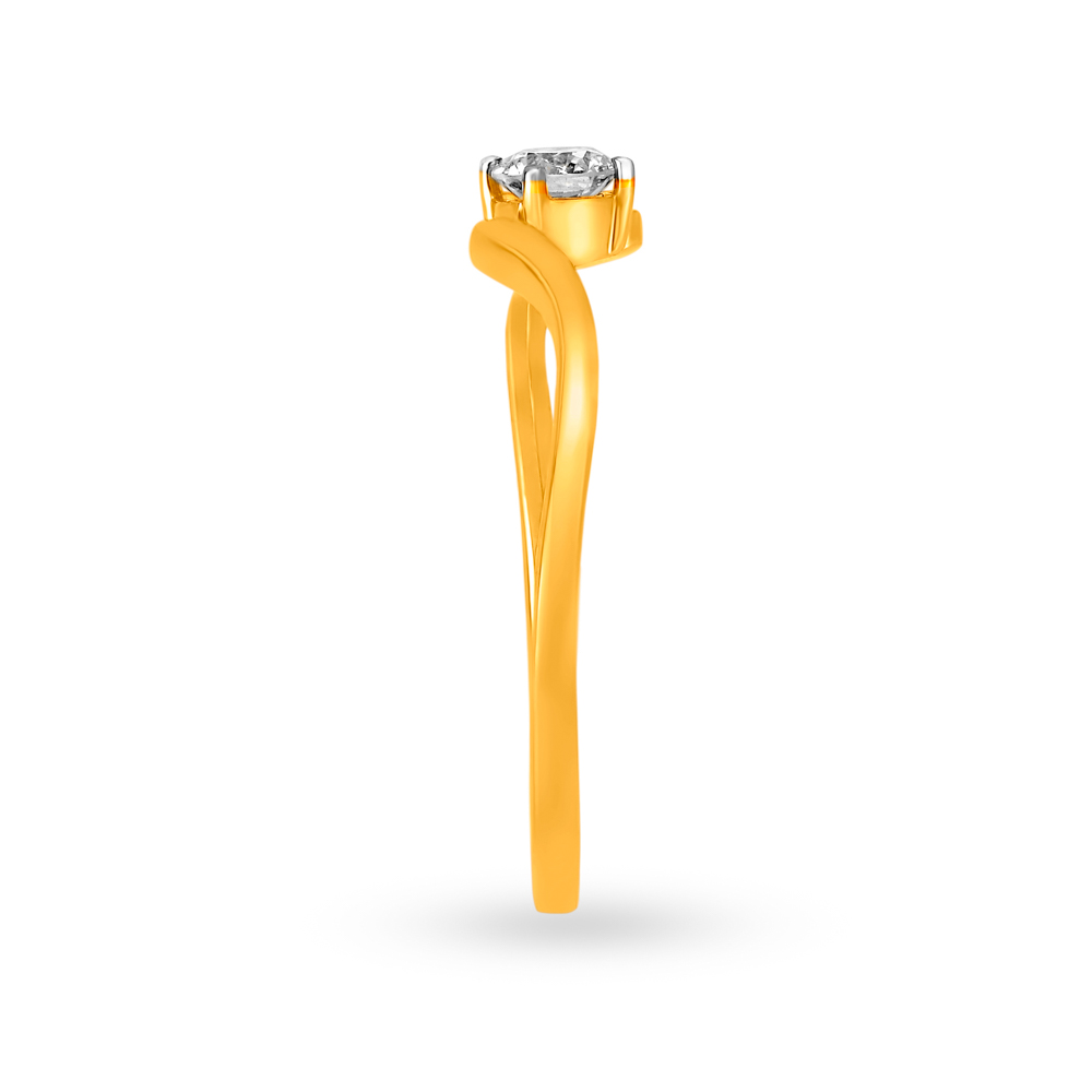 Singular 18 Karat Gold And Diamond Finger Ring