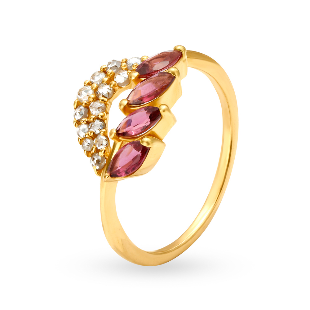 Leaf Motif Cocktail Gold Finger Ring