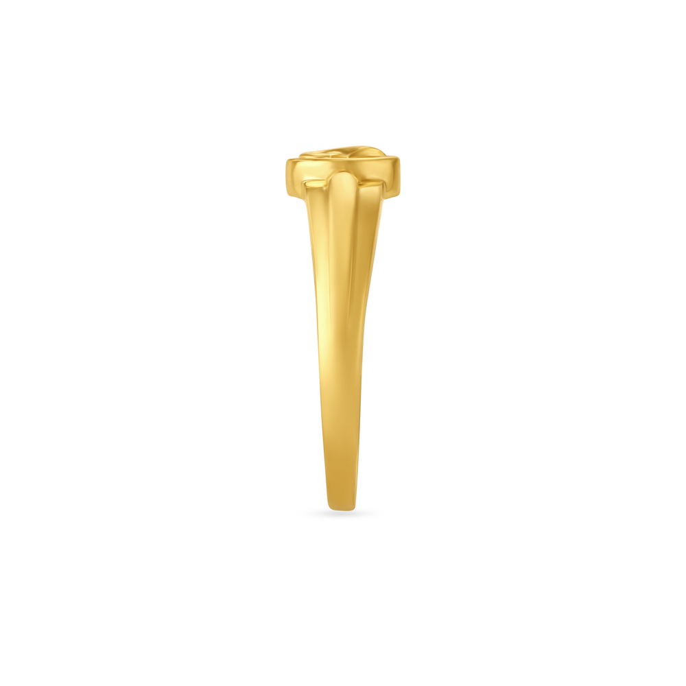 Minimalistic Stylish Gold Ring