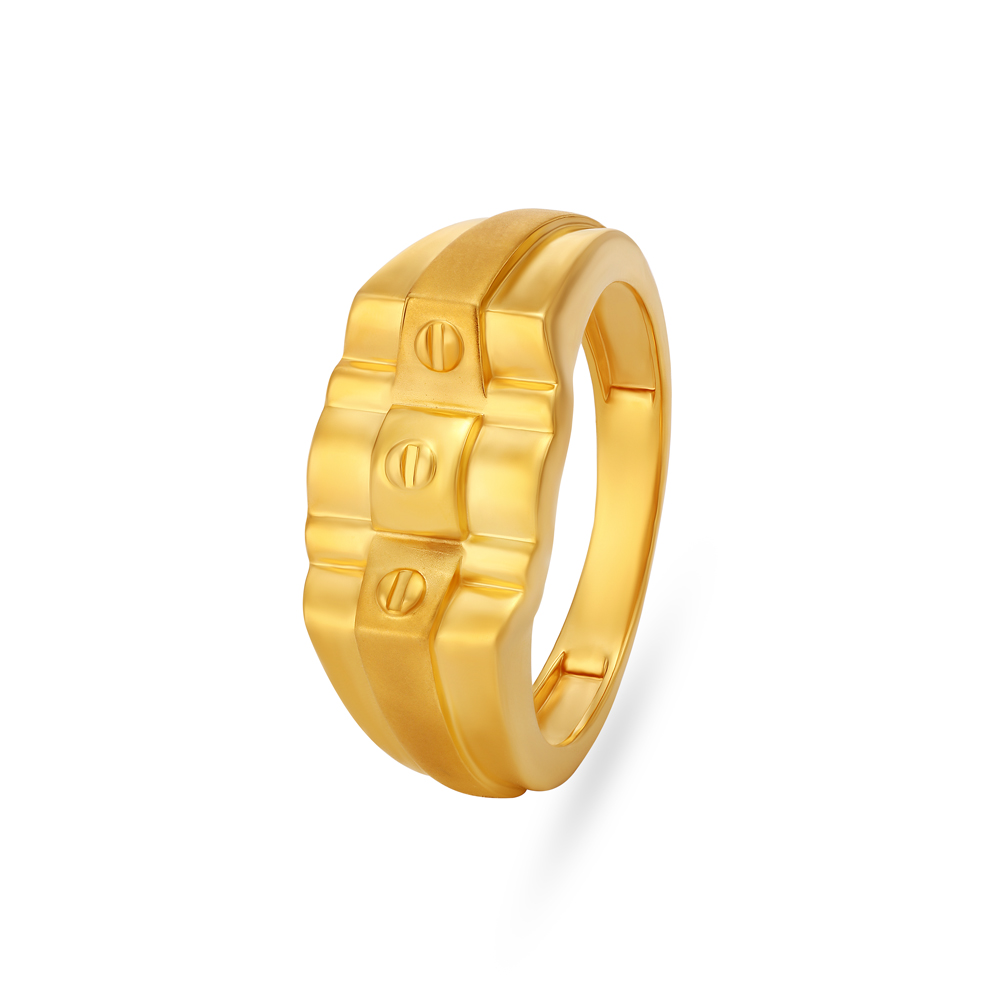 Urbane Carved Gold Finger Ring For Men