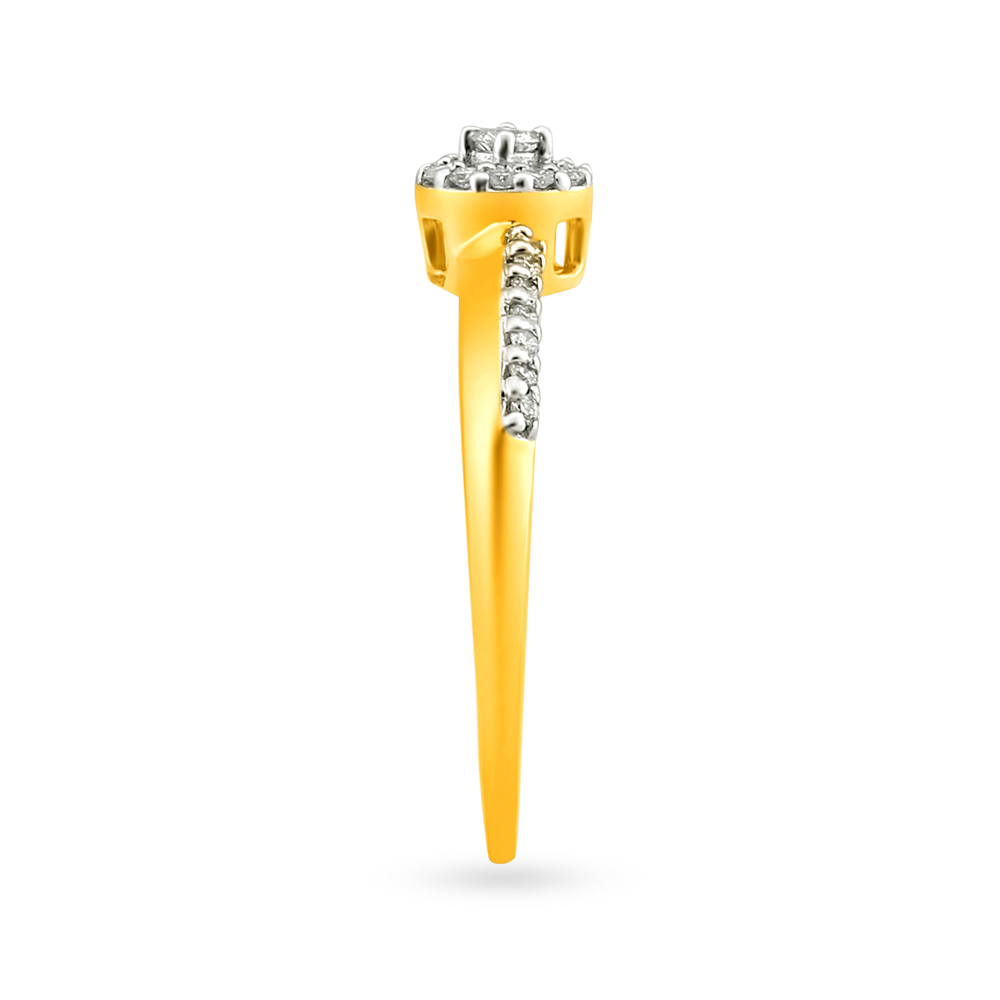 Contemporary Pointer Diamond Ring