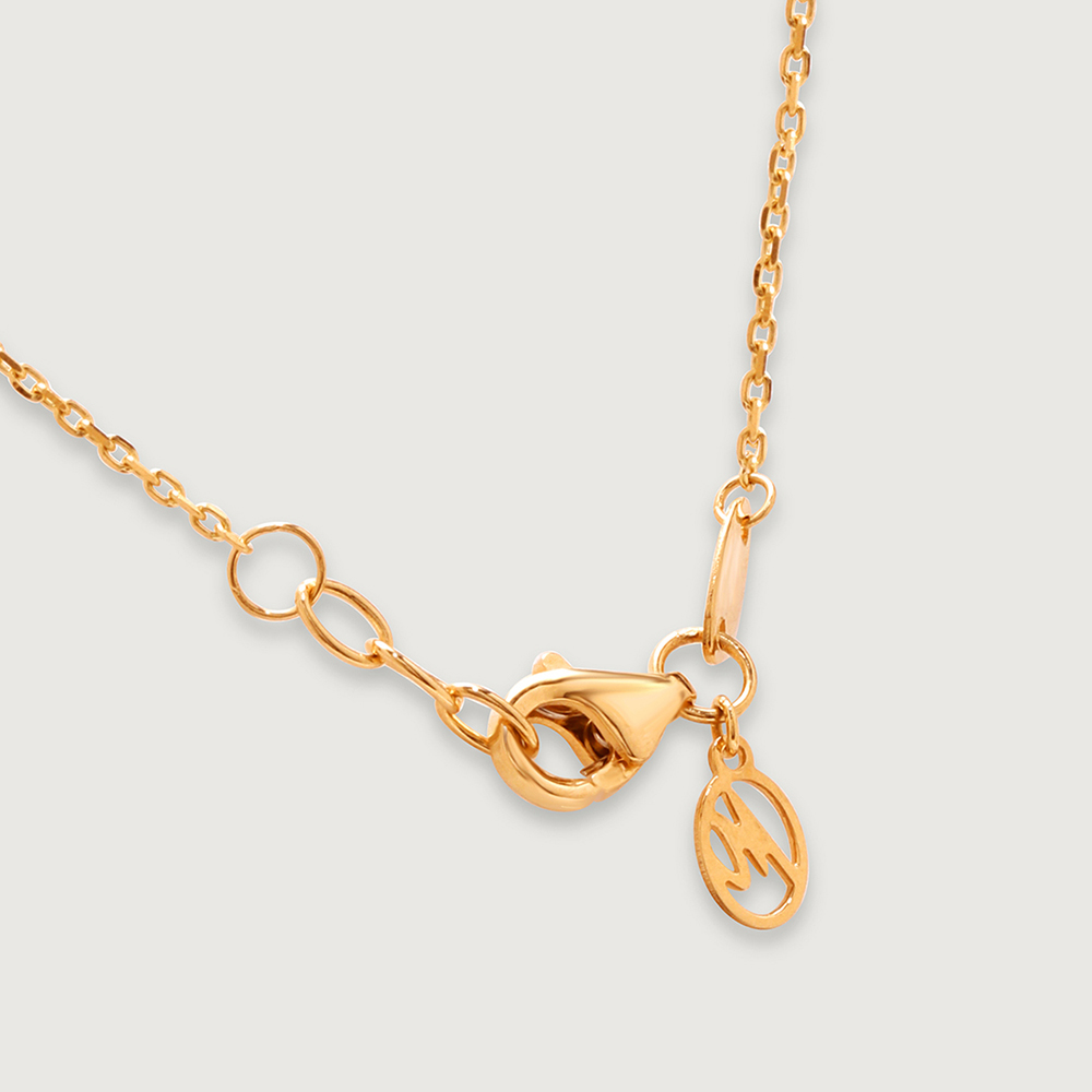 Trendy Chic 18KT Gold Chain and Pendant
