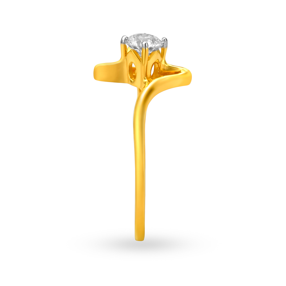 Smart 18 Karat Gold And Diamond Pointer Ring