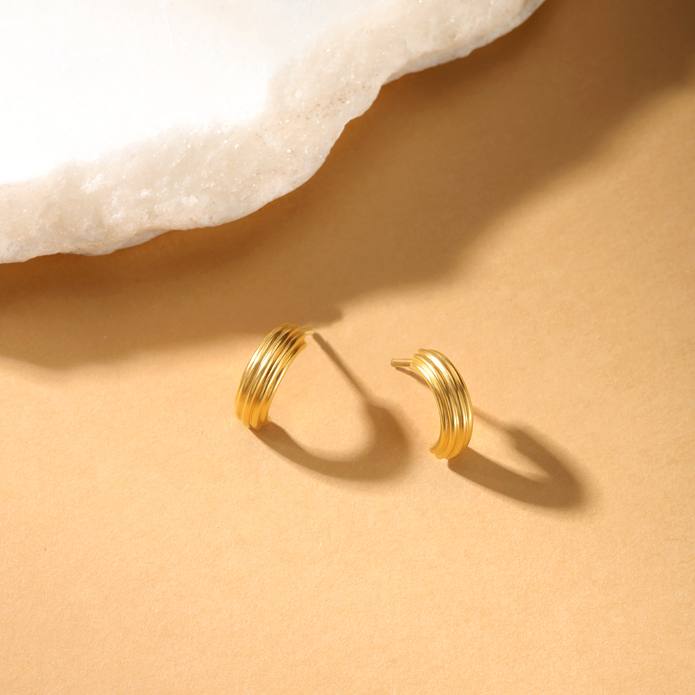 22KT Yellow Gold Dazzling Ridged Stud Earrings