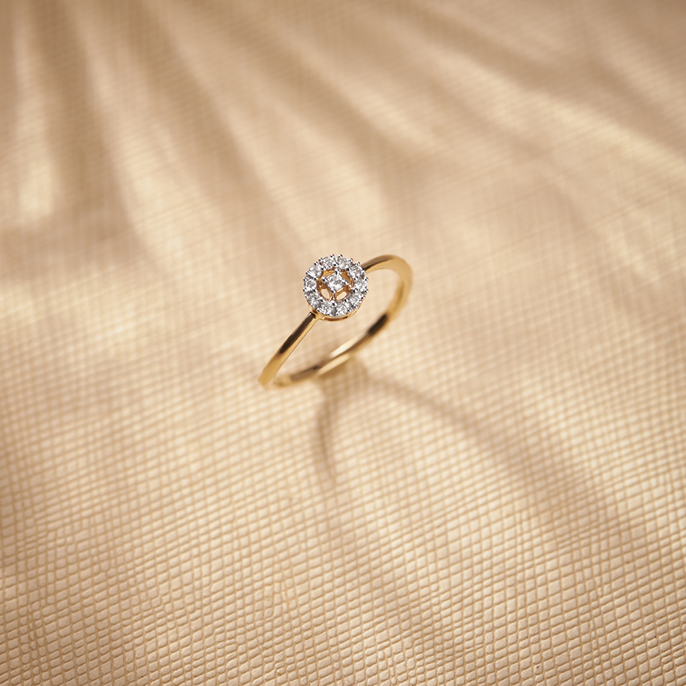 Contemporary Pointer Diamond Ring