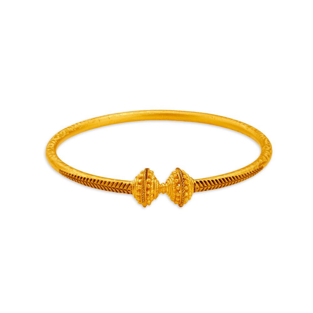 Stately Classic Gold Bangle