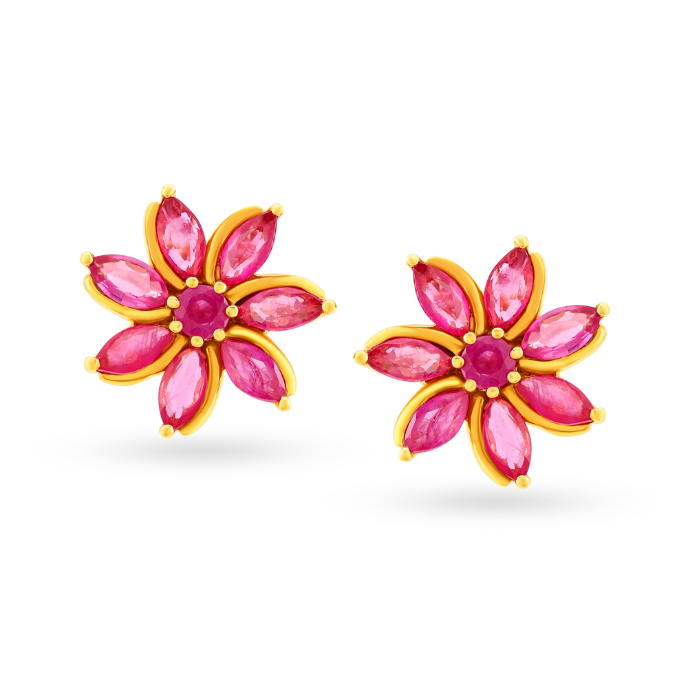 Enticing 18 Karat Yellow Gold Flower Design Stud Earrings