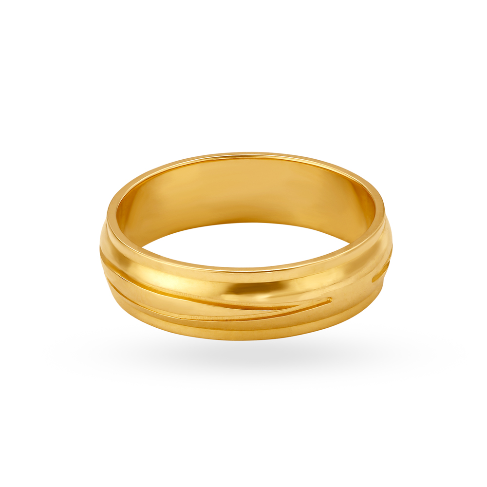 Sophisticated Ridged Gold Ring for Men